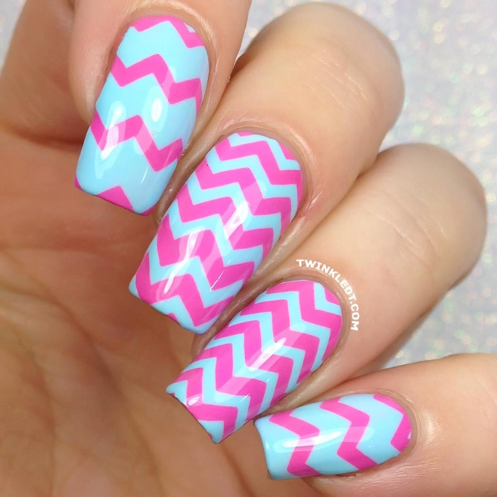 Chevron Acrylic Nails